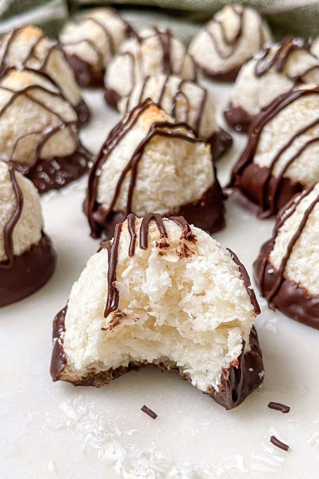 Quick & Easy Coconut Macaroons (No Condensed Milk, No Flour) - An ...